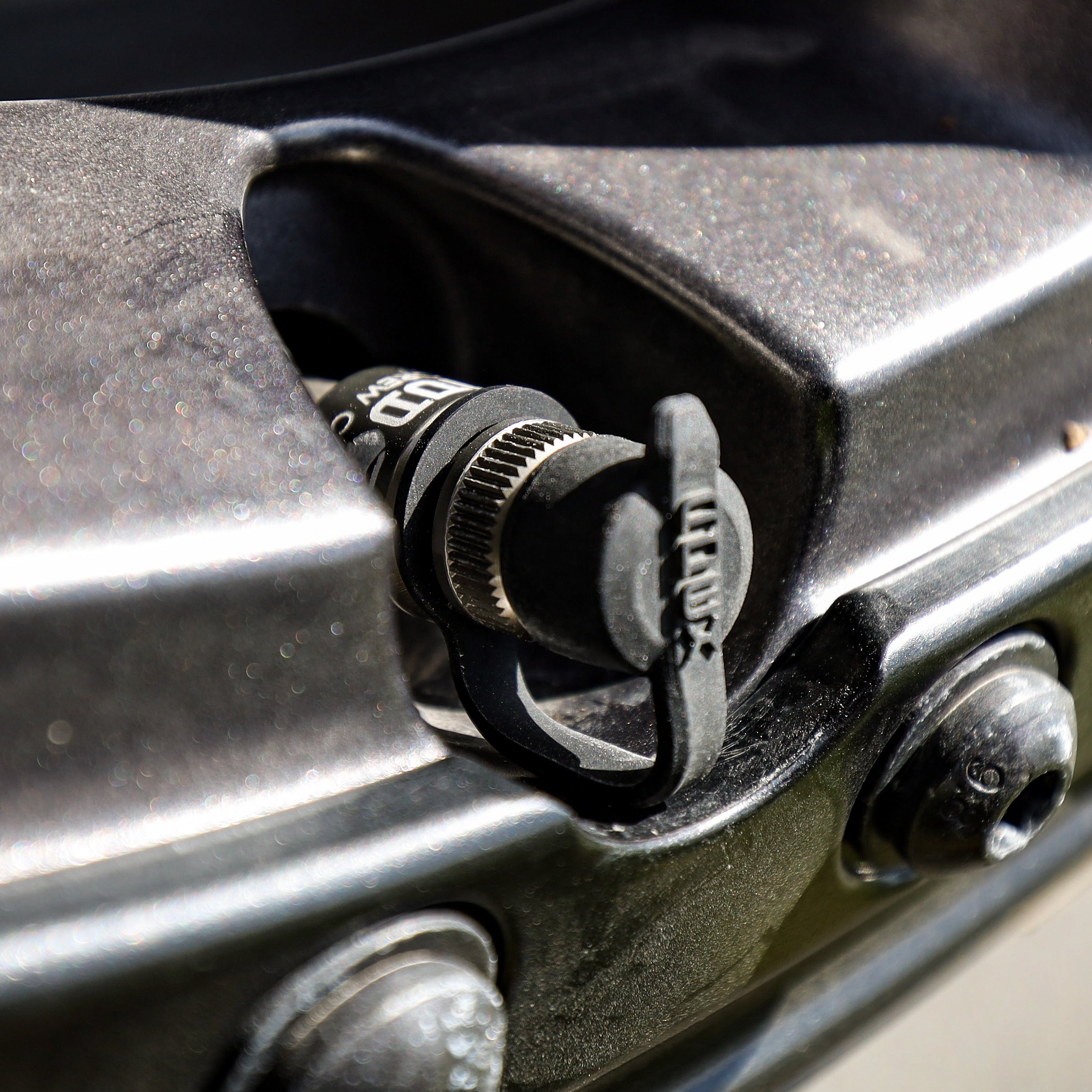 FLIP TO DEFLATE CAP – Apex Performance Products